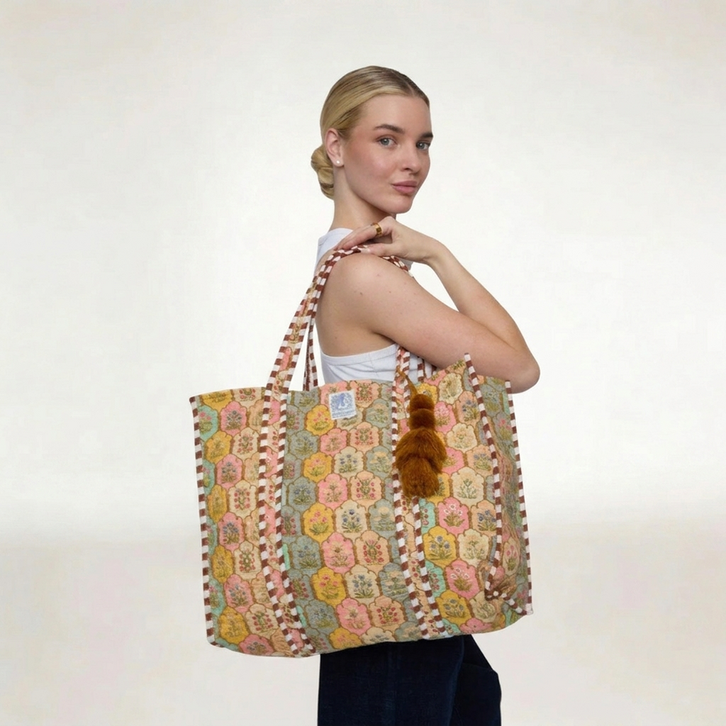 TOTE BAG PASTEL BLOOM GARDEN – Mónica Watanabe