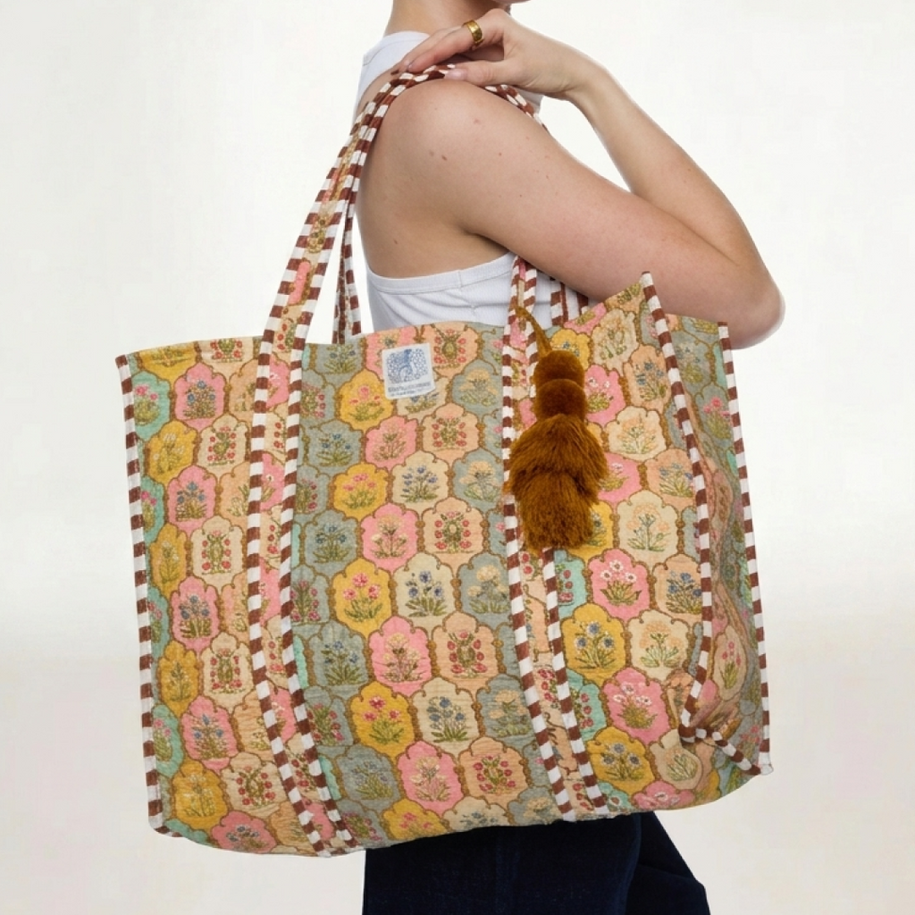TOTE BAG PASTEL BLOOM GARDEN – Mónica Watanabe